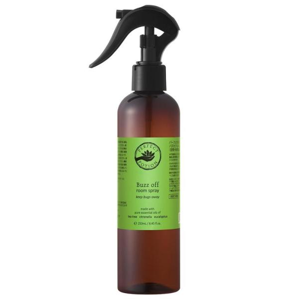 ■「虫よけをしたいけれど、殺虫成分配合はちょっと心配」そんな多くの方からの声から誕生したのが、バズオフルームスプレー■子供服や帽子、アウトドアシーンではテントやハンモック、お家ではカーテンや布団など広範囲へのご使用に最適です■シトロネラやユ...