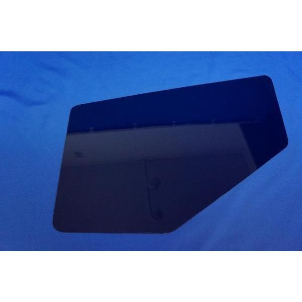 商品名 安全窓アクリル板商品サイズ ベストワンファイター【H17.11〜】商品紹介 KENZオリジナル　安全窓アクリル板■アクリル透明板■厚み：2ｍｍ■色：ブルー■外窓用■内側より、枠ゴムを外して挟み込みます。※一部、取付できない車両も御座...