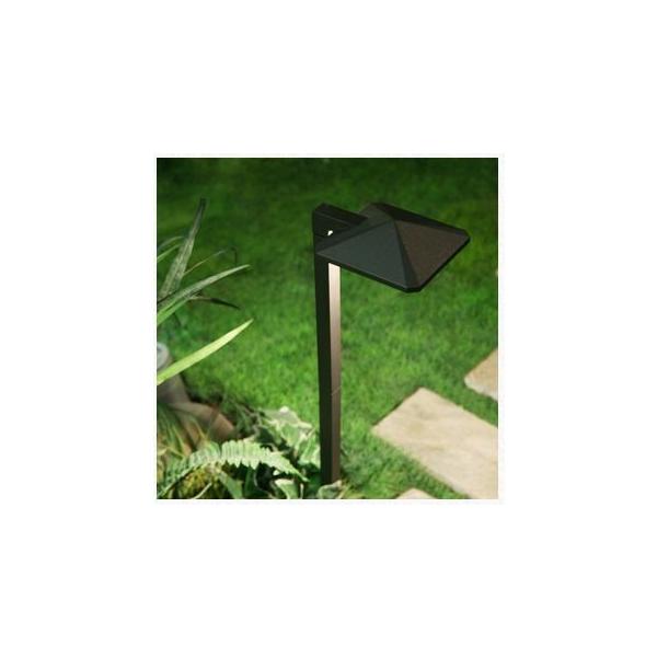 背の高い角柱とフラットな笠で、モダンかつスタイリッシュな庭作りを。■3W■ブラウン色■アルミダイキャスト製■H505×D153mm■230ルーメン■3000K■LED交換不可■防雨型■スパイク付属■マウント使用可<IMG src="h...