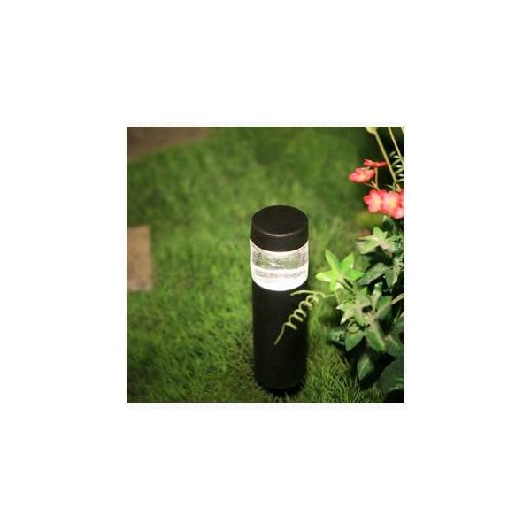 玄関などの出入り口付近へと並べて配置すれば、景観はもちろん夜間の足元の安全もしっかりサポートします。■3W■ブラック色■アルミダイキャスト・ガラス・鉄製■H208×φ58mm■19ルーメン■3000K■LED交換不可■防雨型■スパイク付属■...