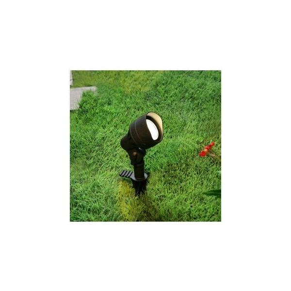 照射距離が長く、背の高い木でも頂点まで照らし出せます。■4.5W■ブラック色■アルミダイキャスト製■H121×D134mm■205ルーメン■70°■3000K■LED交換不可■防雨型■スパイク付属■マウント使用可<IMG src="h...