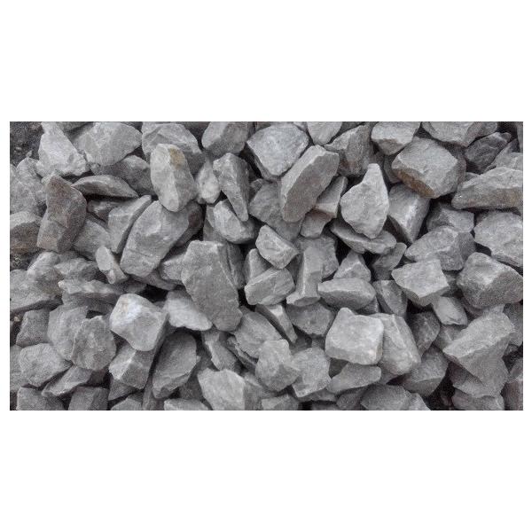 石灰砕石（化粧砂利）・山口県産。ガーデン化粧砂利／ 3トン(1.8〜2立米)配達　山口市大内・山口中央市街地・宮野方面のみ明るく白に近いグレー色：石灰岩を破砕して作るガーデン化粧砂利、庭の敷砂利として人気。【※必ずご注文手続きページ下の自社...