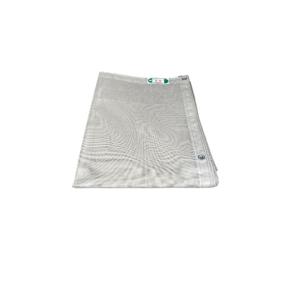 メッシュ生地で通気性にも優れており軽くて使用しやすい。建設用飛散防止ネットや防砂、防雪、また、防虫・防鳥・等。サイズ(m)：3.6X5.4　ハトメピッチ：約450mm生地：塩ビコーティング加工ポリエステル基布/ハトメ：アルミニウム