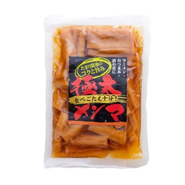 メンマはしゃくしゃくとした食感が特徴の中華食材です。日本では中華料理というよりは、ラーメンの具材やお惣菜として有名です。本商品は醤油ベースに味を付けた極太メンマです。ラーメンのトッピングに人気です！原材料名：メンマ、砂糖、食塩、ごま油、たま...