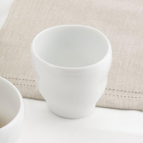 曲線がかわいらしい、大人気の国産のリプルシリーズ。湯のみやデザートカップなどに使える小さい方のフリーカップです。シンプルでデザイン製のある器ですので、和風の食卓でも洋風のお料理にもすっとなじみます。普段使いにもおもてなしにもピッタリ。他にも...