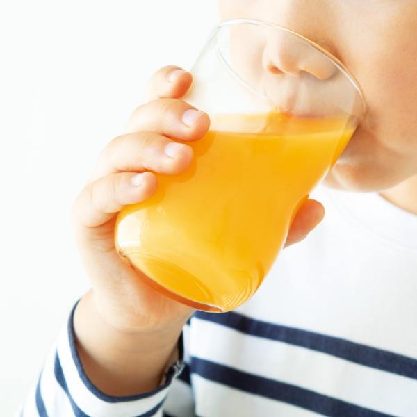 こちらはMサイズの商品ページです。硝子食器は割れる、という理由で子供から遠ざけるのではなく、物を丁寧に扱う経験や天然素材であるガラスという「本物」に小さな頃から触れさせる事が大切です。食育指導士でもある保育士さんの視点から子供用ガラス食器シ...