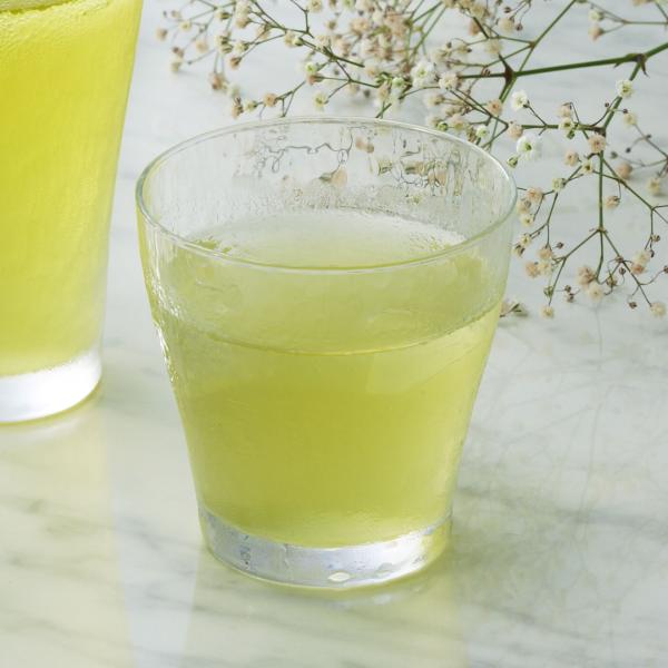 そよ風にさざめく大地のような自然なやさしさをイメージしたタンブラーです。日本の食卓になじむ「何気なさ」「自然な佇まい」を形にしました。麦茶やソーダ水、ビールなど普段使いからおもてなしまで、幅広くお使いいただけます。こちらのサイズは、お水を飲...