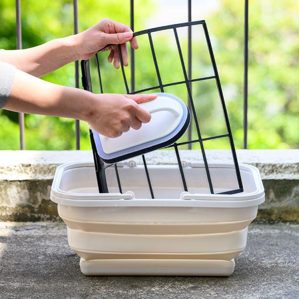 お風呂場やタイル、網戸など様々な場所で活躍するお掃除スポンジです。他のタイプのスポンジを付け替えて、家中の様々な場所をハンドル1つで掃除することが出来ます。立てて乾かすことができるので、乾きも早く衛生的です。スポンジは取り外しができるので、...