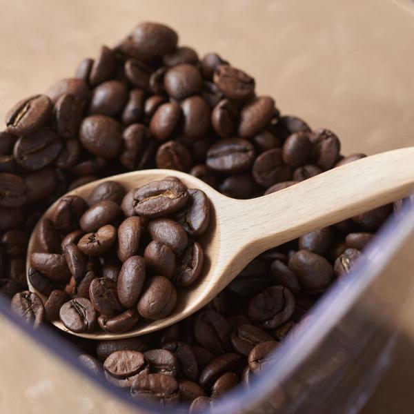 手に馴染むサイズ感で使い勝手の良いタイムレスなデザインです。コーヒーやお茶のさじ、砂糖や塩、香辛料といった調味料さじとして使えます。食器洗い乾燥機使用不可×サイズ：約W9.5×D4×H2.5cm材質：天然木（ブナ）生産国：中国検索タグ：ポイ...