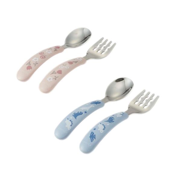 はじめてスプーンやフォークを使うお子様におすすめの、握って持ちやすいスプーンとフォークのセットです。太くてカーブした、プラスチック製の握りやすいグリップは、お子様が喜ぶ恐竜やお花のモチーフ入り。スプーン先は薄めのステンレス製で、おかずやご飯...