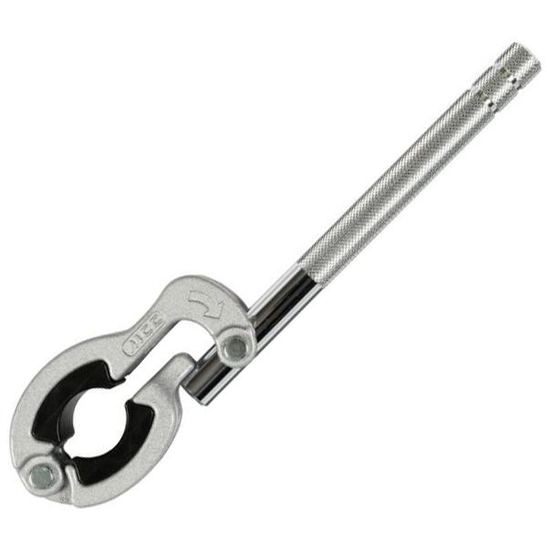 【メーカー】●（株）ＭＣＣコーポレーション【特長】化粧管 呼び25専用（銅製クロームメッキ給水管）（ステンレス製給水管)傷つけずに締め付け化粧管の胴部分をつかむアタッチメントは、化粧管を傷つけない樹脂製部品!交換式で経済的アタッチメントは交...