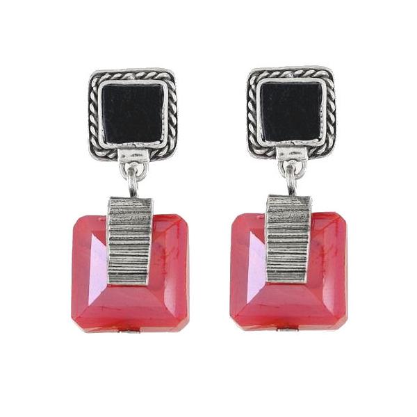 フランスのアクセサリーTARATATA。シンプルなデザインに濃紺の革とカラフルなビーズのピアスです。 赤に近いオレンジカラーになります。 （モデル着用のカラーになります）専用ポーチ付き！(色、柄は選べません)