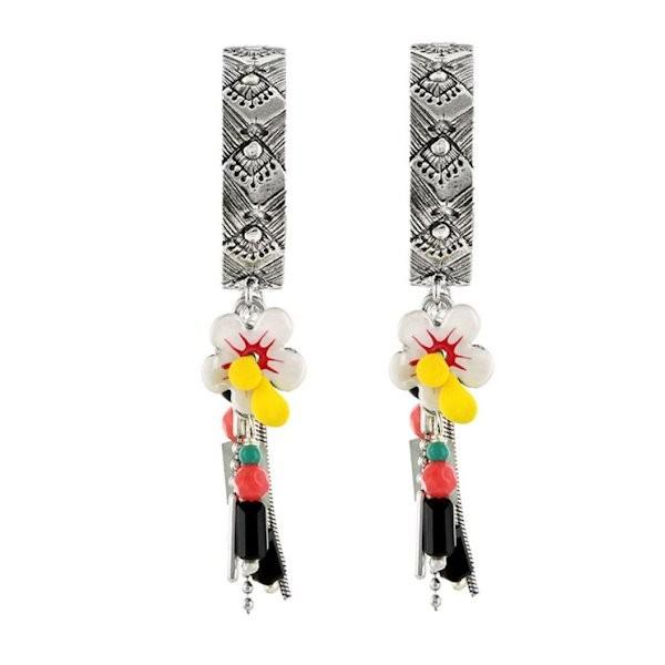 フランスのアクセサリーTARATATA。花をモチーフにした可愛いピアスです。専用ポーチ付き！(色、柄は選べません)