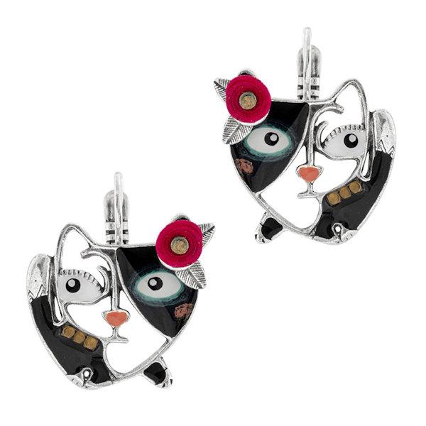 フレンチアクセサリーTARATATA 桜と猫のモチーフのピアスです。専用ポーチ付き(色、柄は選べません）