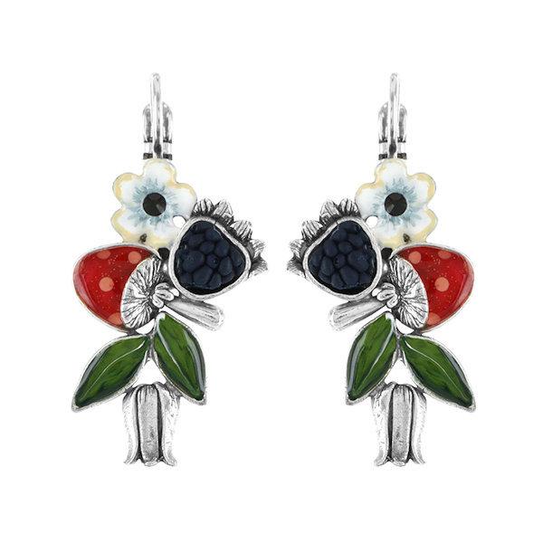 フレンチアクセサリーTARATATA フォレストフルーツのモチーフのピアスです。専用ポーチ付き！(色、柄は選べません）