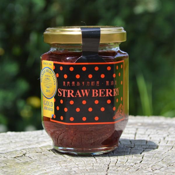 あすかルビーは「アスカウェイブ」×「女峰」を配合したいちごで、光沢のある赤色が宝石の「ルビー」を思わすことから、この名前が付けられたそうです。糖度は高く、果汁が多い。程よい酸味と赤い果肉が特徴です。その奈良県産あすかルビー苺に加えるのは無農...