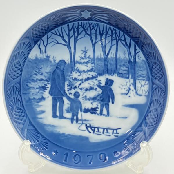 ロイヤルコペンハーゲン（Royal Copenhagen）は、デンマークの陶器メーカーです。ロイヤルコペンハーゲンのイヤープレートは、1908年に初年度版を発売以来、毎年、さまざまはシーンを描き続けて100年を超え、世界中の人々を魅了してき...