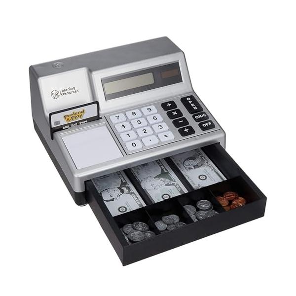 シルバー/-/LER8723-J・Color:シルバー・世界100カ国以上で愛されるラーニングリソーシズ(Learning Resources)のおもちゃのレジスター。リアルな道具で職業体験。本物みたいなレジスターでお店屋さんごっこをしよう...