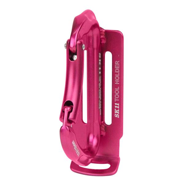 ・用途:ベルトに通して工具類の吊り下げ・仕様1:高強度、アルミ鋳造カラビナ・仕様2:湾曲ゲートで工具をカツンと吊り下げ可能・仕様3:落下防止コード取り付け可能・仕様4:50mm幅ベルト用