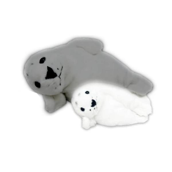 ・アザラシさんのゆる〜い生活を描いた「アザラシさんの一日」シリーズの、ひたすらゴロゴロしているアザラシさんのぬいぐるみです。・底面にビーンズが入っていて、ふかふか柔らかい触り心地となっています。・本体サイズ:約15cm×11cm×9cm