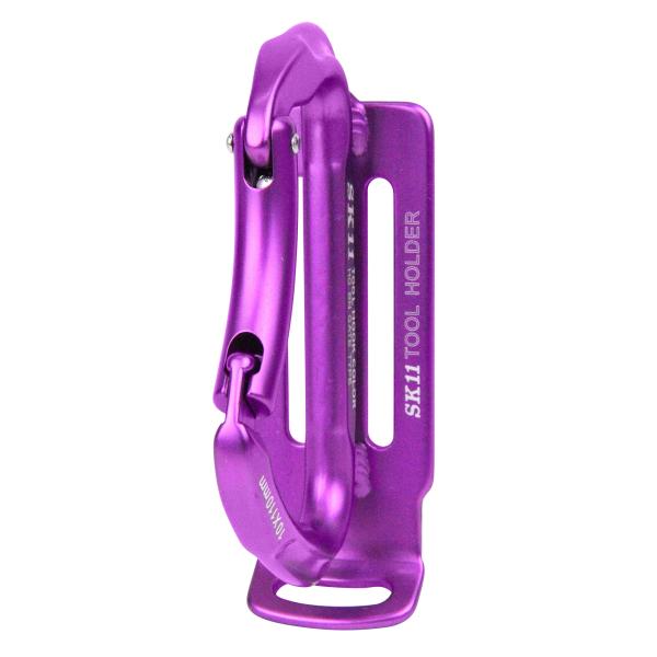 ・用途:ベルトに通して工具類の吊り下げ・仕様1:高強度、アルミ鋳造カラビナ・仕様2:湾曲ゲートで工具をカツンと吊り下げ可能・仕様3:落下防止コード取り付け可能・仕様4:50mm幅ベルト用