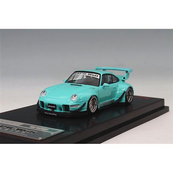 RWBのデモカー「993」を1/64スケール ダイキャストモデルで再現しました。　ボディカラー：ブルーグリーン。　WORKマイスターM1タイプ 18インチホイール(ポリッシュ＆シルバー)装着。　前後ワイドフェンダーに大型リヤウィング、フロン...