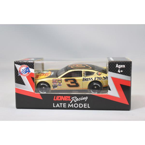 モデルは2022年シーズンのNASCAR Xfinityシリーズのチャンピオン候補であるジョシュ・ベリーが11月にサザン・ナショナルモータースポーツパークで開催されサンクスギビング・クラシックのイベントでドライブするレイトモデル・ストックカ...