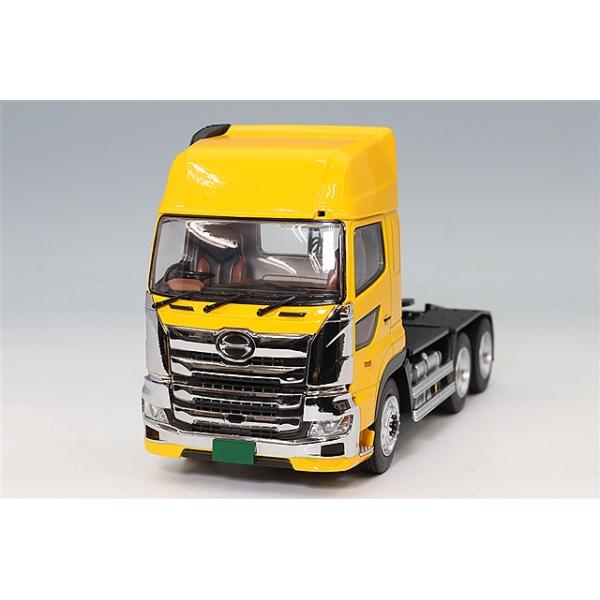 ●日野自動車の大型トラック、プロフィアのトラクタ、SSセミトラクタ 6×4を1/50スケールで再現　●明るいイエローカラー　●キャビンはハイルーフタイプをグリルやクロームメッキバンパーなどのディテールまでリアルに再現　●駆動系やカプラーなど...