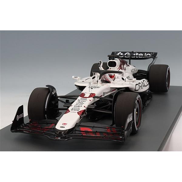 最高の盛り上がりを見せたF1日本GP。2021年を思い出させるような”白いRed Bull”で見事優勝を飾ったマックス・フェルスタッペン、その記憶をモデルカーで残してはいかがでしょうか。