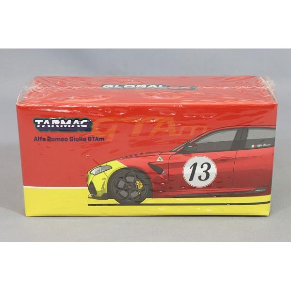 「Alfa Romeo Giulia GTAm 」を1/64スケールダイキャスト素材でモデル化。　GTAmは左右＆リヤウィンドウをポリカ素材としさらなる軽量化を図ったサーキットユースに対応するトップグレードです。　フロントリップスポイラー、...