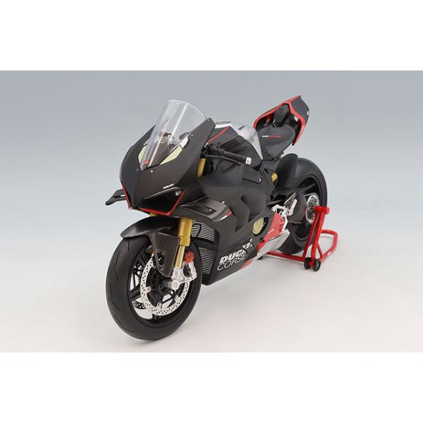 新旧スポーツカーやレーシングカーを精密にモデル化している「TSMモデル」の1/12スケール新作として、モーターバイクが登場します！V4エンジンを積むドゥカティ初の量産市販モデルとして2017年に発表された「パニガーレ V4」シリーズから、新...