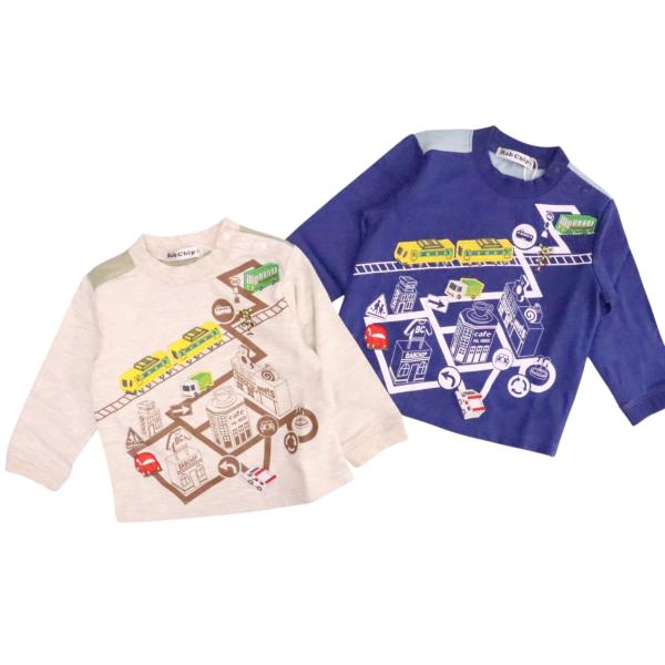 電車や車のアップリケが街中を走っているような長袖Tシャツです。標識などもプリントされている珍しいデザイン。トミカ や プラレール 、 新幹線 ・ 電車 、 車など乗り物が 好きな男の子に！綿100％素材なのでお肌の敏感なお子様も安心に着てい...