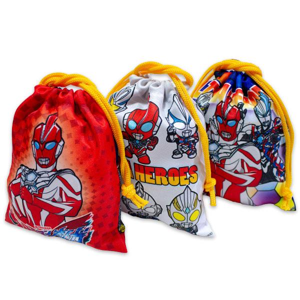 巾着 きんちゃく 袋 コップ袋 小物入れ かばん ナフキン袋 ランチクロス袋 ウルトラヒーローズ ウルトラマンオメガ 怪獣 ULTRAMAN OMEGA最新柄の巾着3枚組になります。ハーモニカ入れ（小さな楽器など）や定規・コンパス・ナフキン...