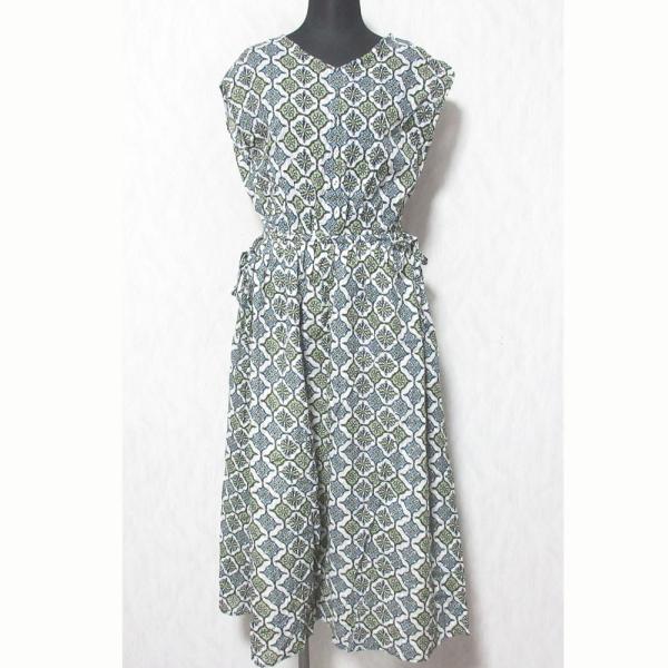 【商品名】UHURU ウフル シップス別注 ドロストワンピース 314-51-4150 サイズS マルチカラー【ブランド】UHURU ウフル【対象】レディース【ランク】SA ※若干の使用感はあるが、全体的に状態の良い商品【カラー】ホワイト×...