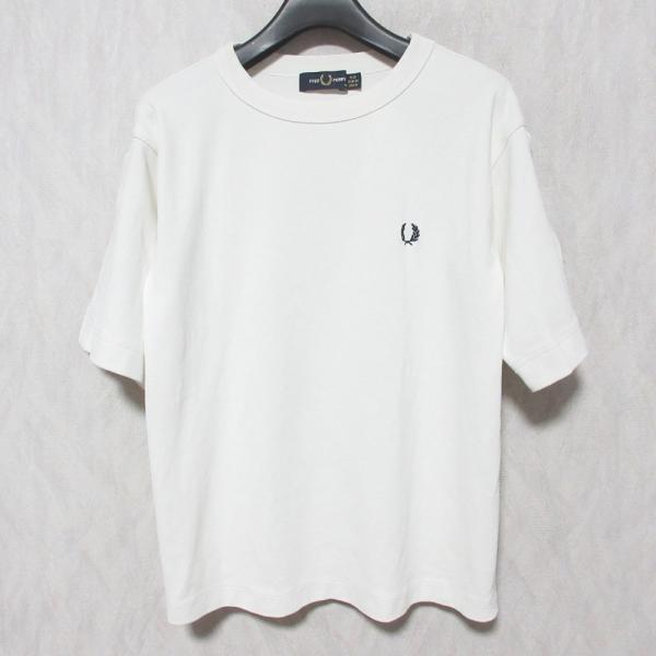 【商品名】FRED PERRY フレッドペリー TAPED SLEEVE T-SHIRT カットソー F5399 サイズUK10 ホワイト【ブランド】FRED PERRY フレッドペリー【対象】レディース【ランク】SA ※若干の使用感はある...