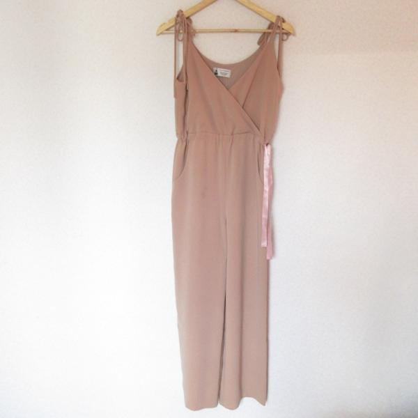 【商品名】leur logette ルールロジェット カシュクールオールインワン 0 ベージュ【ブランド】leur logette ルールロジェット【対象】レディース【ランク】SA ※若干の使用感はあるが、全体的に状態の良い商品【カラー】ベ...