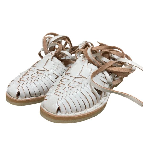 【商品名】CHAMULA チャムラ SAYULITA オーガニックレザー アンクルストラップ メッシュサンダル サイズ6 約23cm ホワイト【ブランド】CHAMULA チャムラ【対象】レディース【ランク】SA ※若干の使用感はあるが、全体...