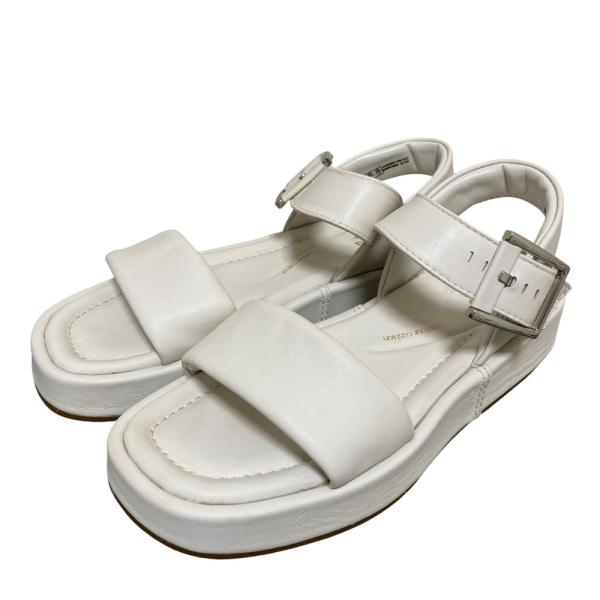 【商品名】24SS Clarks クラークス ALDA STRAP サンダル 23.5cm オフホワイト【ブランド】Clarks クラークス【対象】レディース【ランク】SA ※若干の使用感はあるが、全体的に状態の良い商品【カラー】オフホワイ...