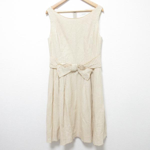 【商品名】FOXEY フォクシー シルクブレンド ウエストリボン フレアワンピース 36920 サイズ40 ベージュ【ブランド】FOXEY フォクシー【対象】レディース【ランク】B ※使用感やダメージがある商品【カラー】ベージュ【表記サイズ...