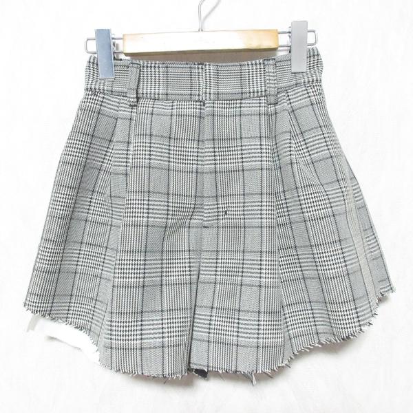 【商品名】sheller シェリエ グレンチェック ショートパンツ SL151040309 サイズM ブラック ホワイト【ブランド】sheller シェリエ【対象】レディース【ランク】SA ※若干の使用感はあるが、全体的に状態の良い商品【カ...