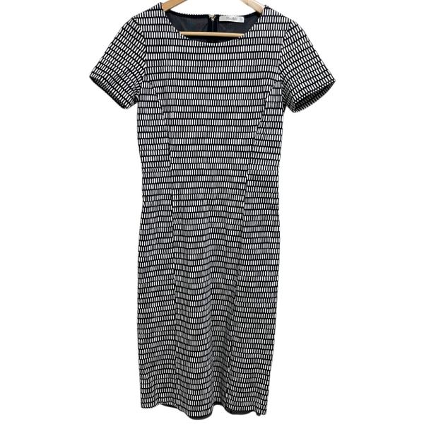 【商品名】MaxMara マックスマーラ 総柄 ストレッチ 半袖 ひざ丈 ワンピース 40 ネイビー×ホワイト【ブランド】MAX MARA マックスマーラ【対象】レディース【ランク】SA ※若干の使用感はあるが、全体的に状態の良い商品【カラ...
