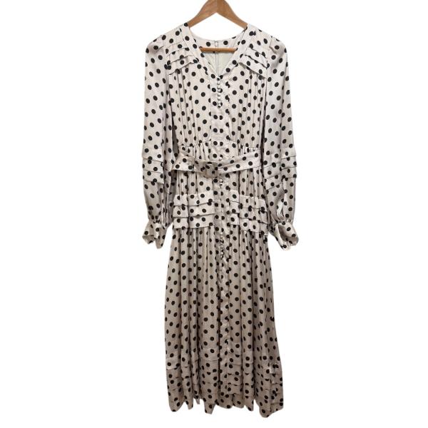 【商品名】Estella.K エステラケー ドット柄 長袖 プリント ロング丈 タックドレス ワンピース F ベージュ【ブランド】Estella.K エステラケー【対象】レディース【ランク】SA ※若干の使用感はあるが、全体的に状態の良い商...