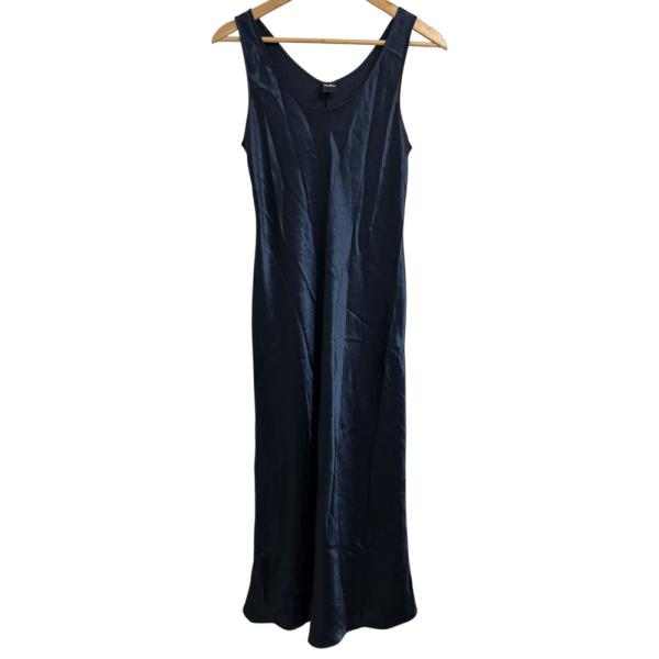 【商品名】Max Mara LEISURE マックスマーラレジャー ノースリーブ ロング丈 サテンワンピース 42 ネイビー【ブランド】MAX MARA マックスマーラ【対象】レディース【ランク】SA ※若干の使用感はあるが、全体的に状態の...
