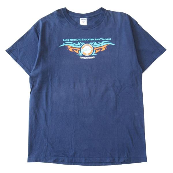 【商品名】G.R.E.A.T Gang Resistance Education and Training ギャング 抵抗教育訓練 Tシャツ ジャージーズ サイズXL 紺 【ブランド】no brand ノーブランド【対象】メンズ【ランク】S...