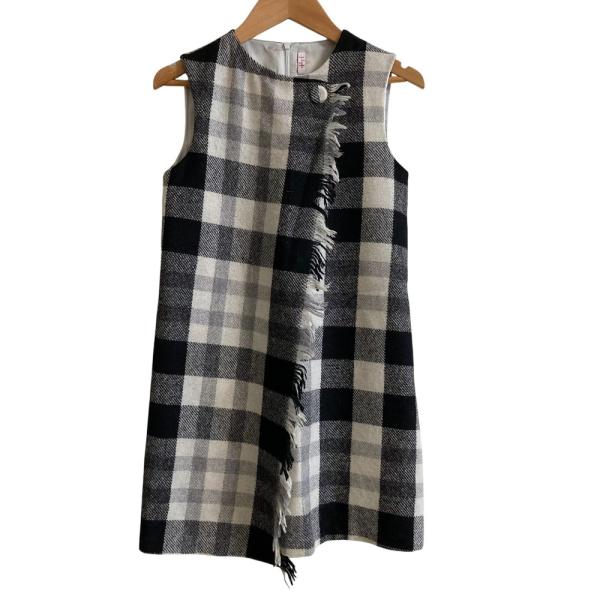 【商品名】IL GUFO イルグッフォ ブロックチェック ノースリーブワンピース 10anni ブラック×ホワイト×グレー【ブランド】IL GUFO イルグッフォ【対象】キッズ【ランク】A ※使用感はあるが、傷や汚れの少ない商品【カラー】ブ...