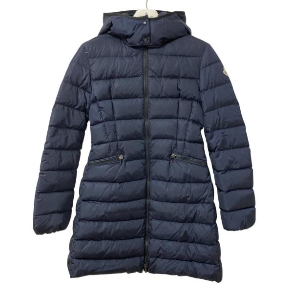 【商品名】MONCLER モンクレール CHARPAL ナイロン ダウンコート キッズサイズ サイズ12/152cm ネイビー【ブランド】MONCLER モンクレール【対象】キッズ【ランク】SA ※若干の使用感はあるが、全体的に状態の良い商...