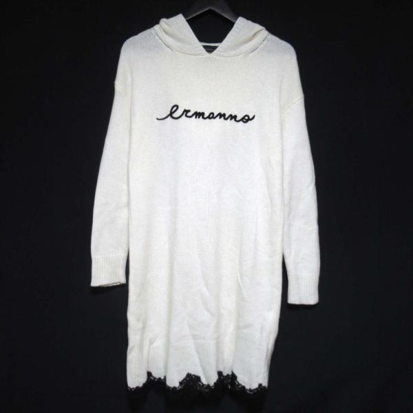 【商品名】ERMANNO SCERVINO エルマノシェルビーノ ひざ丈 長袖 レースヘム フーディー ニットワンピース 40サイズ オフホワイト【ブランド】ERMANNO SCERVINO エルマノシェルビーノ【対象】レディース【ランク】...