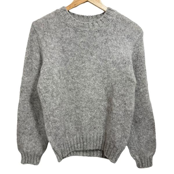 【商品名】A.P.C TOUITOU アーペーセー 長袖 クルーネック ニット セーター 24232-1-80211 XS グレー【ブランド】A.P.C. アーペーセー【対象】メンズ【ランク】SA ※若干の使用感はあるが、全体的に状態の良い...
