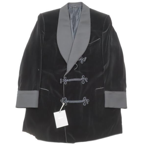 【商品名】TOM FORD トムフォード ベルベット スモーキング ジャケット テーラードジャケット チャイナボタン ショールカラー 56L ブラック【ブランド】TOM FORD トムフォード【対象】メンズ【ランク】SA ※若干の使用感はあ...