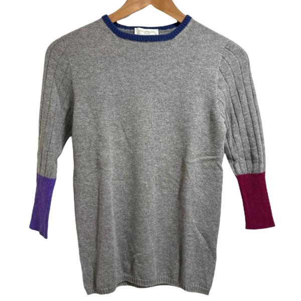 【商品名】AGNONA アニオナ ホワイトカシミヤ100％ クルーネック ニット セーター カットソー 40 グレー【ブランド】Agnona アニオナ【対象】レディース【ランク】SA ※若干の使用感はあるが、全体的に状態の良い商品【カラー】...